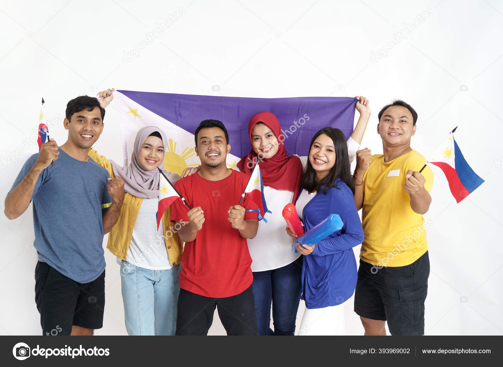 Excited asian young supporter holding philippine flag — Stock Photo ...