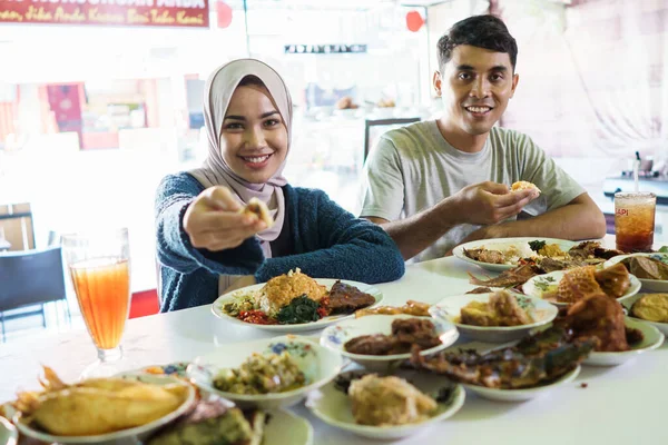 Malaysian eating Stock Photos, Royalty Free Malaysian eating Images ...