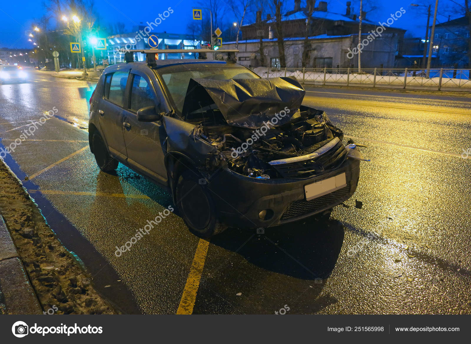 Car Broken Hood Accident Evening Street – Stock Editorial Photo ...