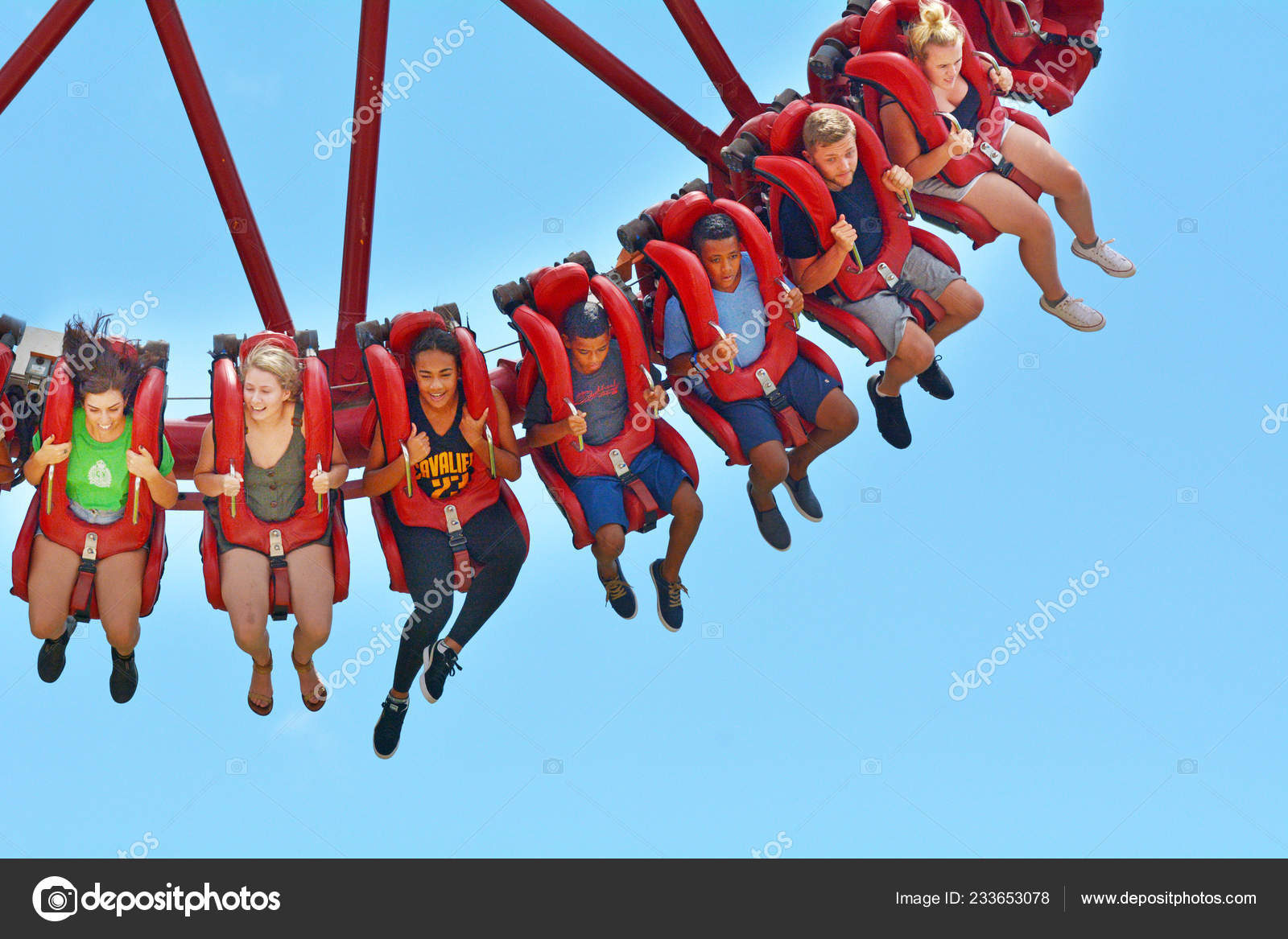 Gold Coast Dec 2018 People Rides Claw Intamin Gyro Swing — Stock ...