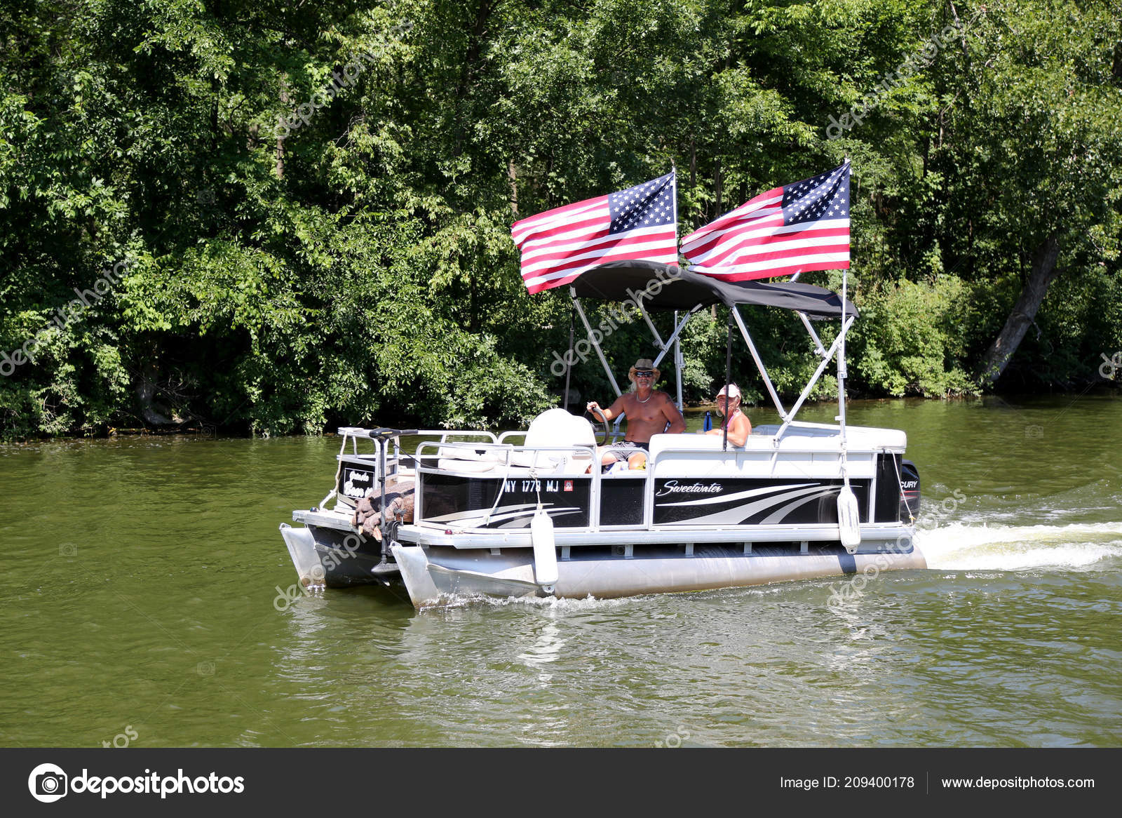 Macedon New York July 2018 Pontoon Boat American Flags Erie — Stock ...