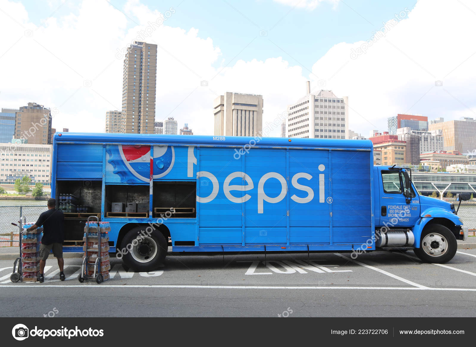 Nueva York Agosto 2018 Pista Entrega Pepsi Roosevelt Island Nueva ...