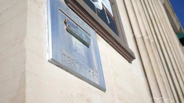 420 vídeos de Small town bank, metraje de Small town bank sin royalties ...