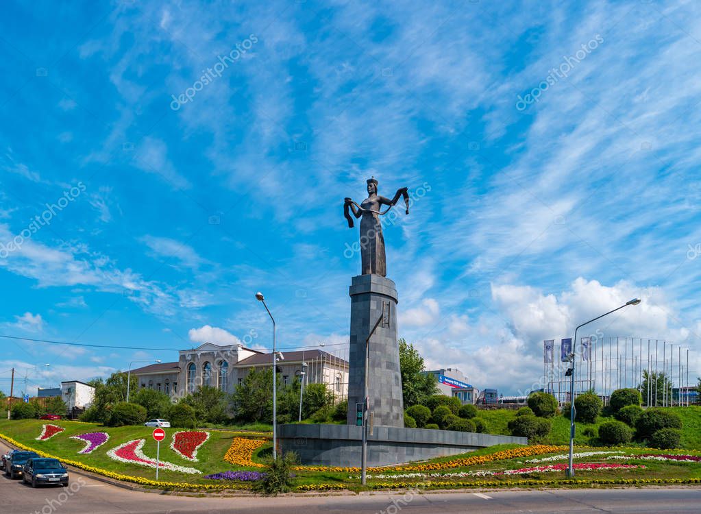 Ulan-Ude, Rusia - 3 de agosto de 2018: Monumento Acogedor Buriatia ...