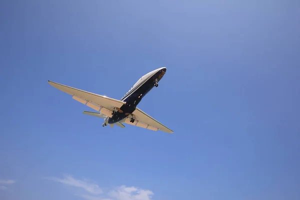 Airoplane Stock Photos, Royalty Free Airoplane Images | Depositphotos