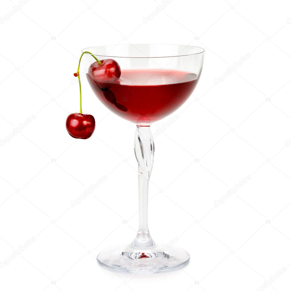 Bebida aislada. Vaso de jugo de cereza y dos cerezas aisladas sobre ...