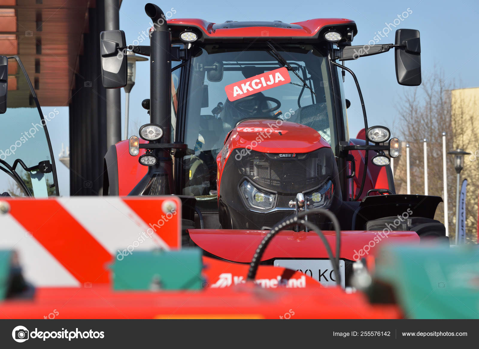 Case IH tractor and brand logo – Stock Editorial Photo © _fla #255576142