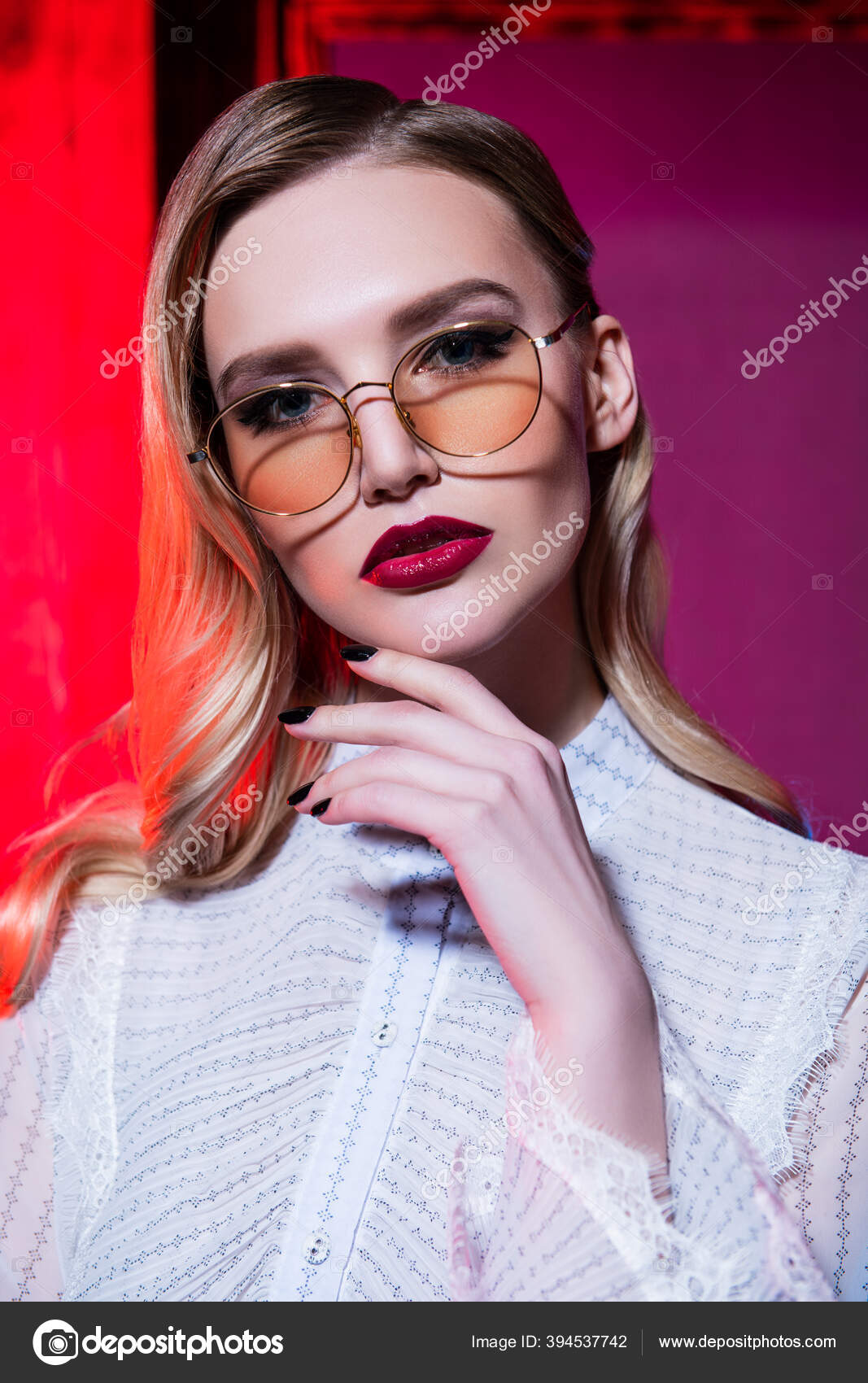 Portrait Confident Lady Wearing Glasses Beauty Make Style — Stock Photo ...