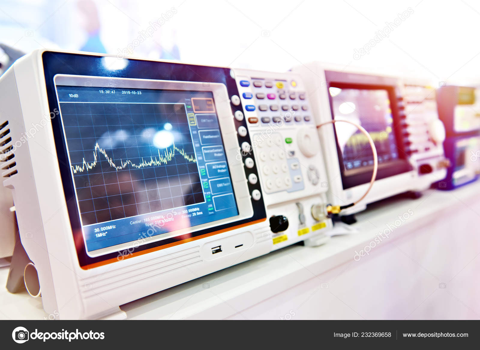 Digital Spectrum Analyzer Electronic Devices — Stock Photo © ryzhov ...