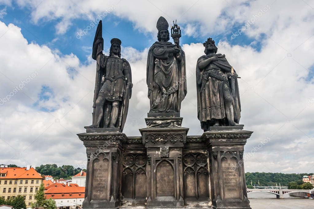 Estatuas de los Santos Norbert, Wenceslao y Segismundo, Puente de ...