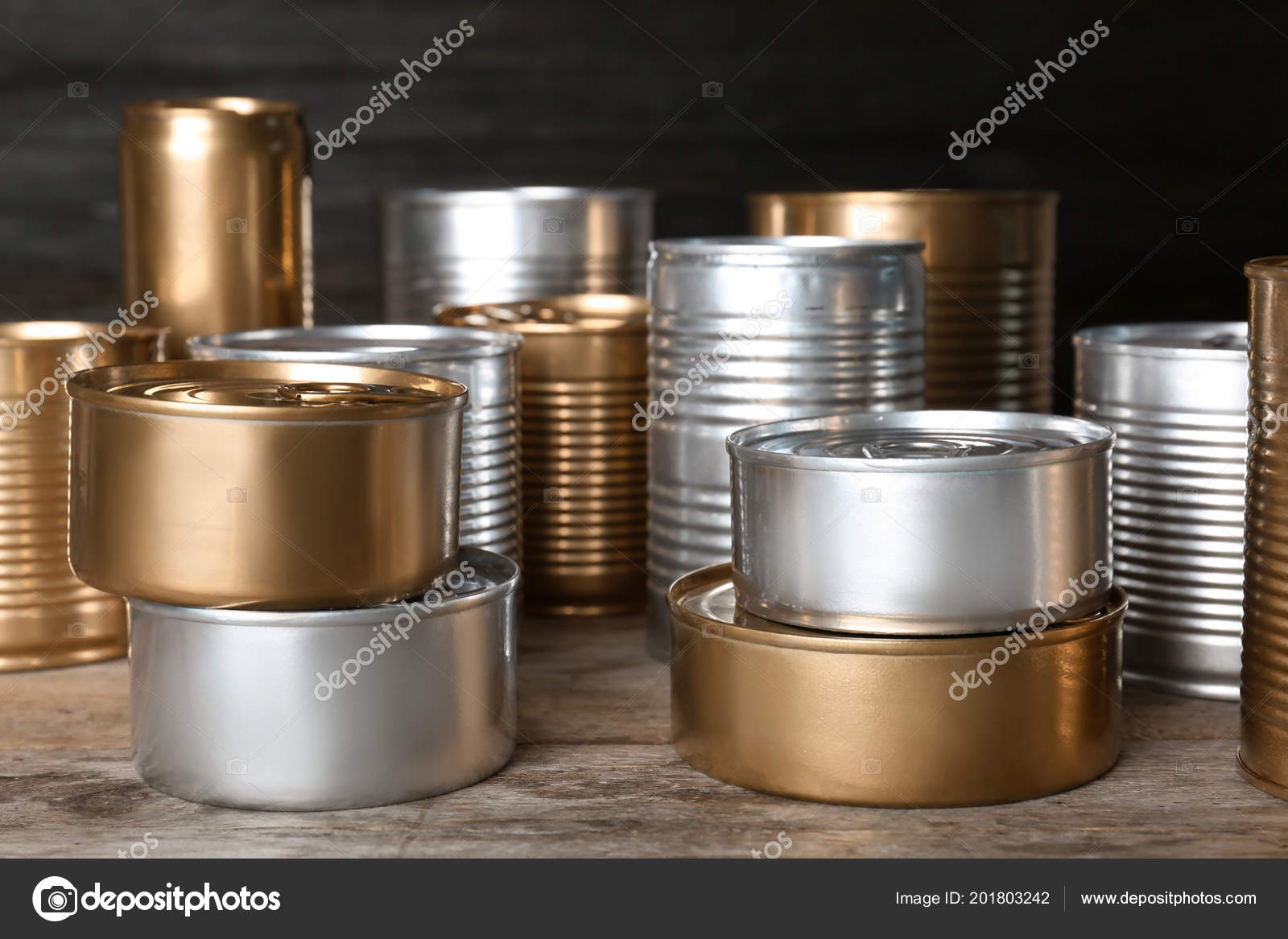 Muchas Latas Mesa Reciclaje Basura: fotografía de stock © NewAfrica ...