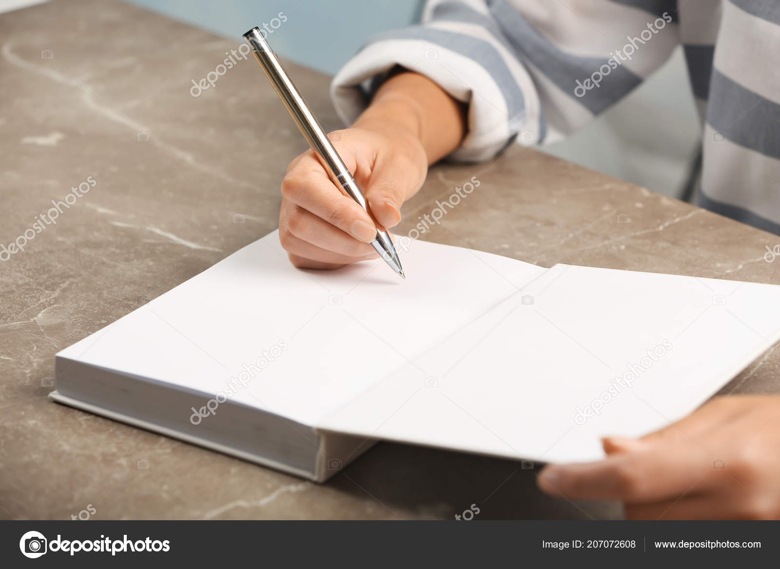 Writer Signing Autograph Book Table Closeup — Stock Photo © NewAfrica ...