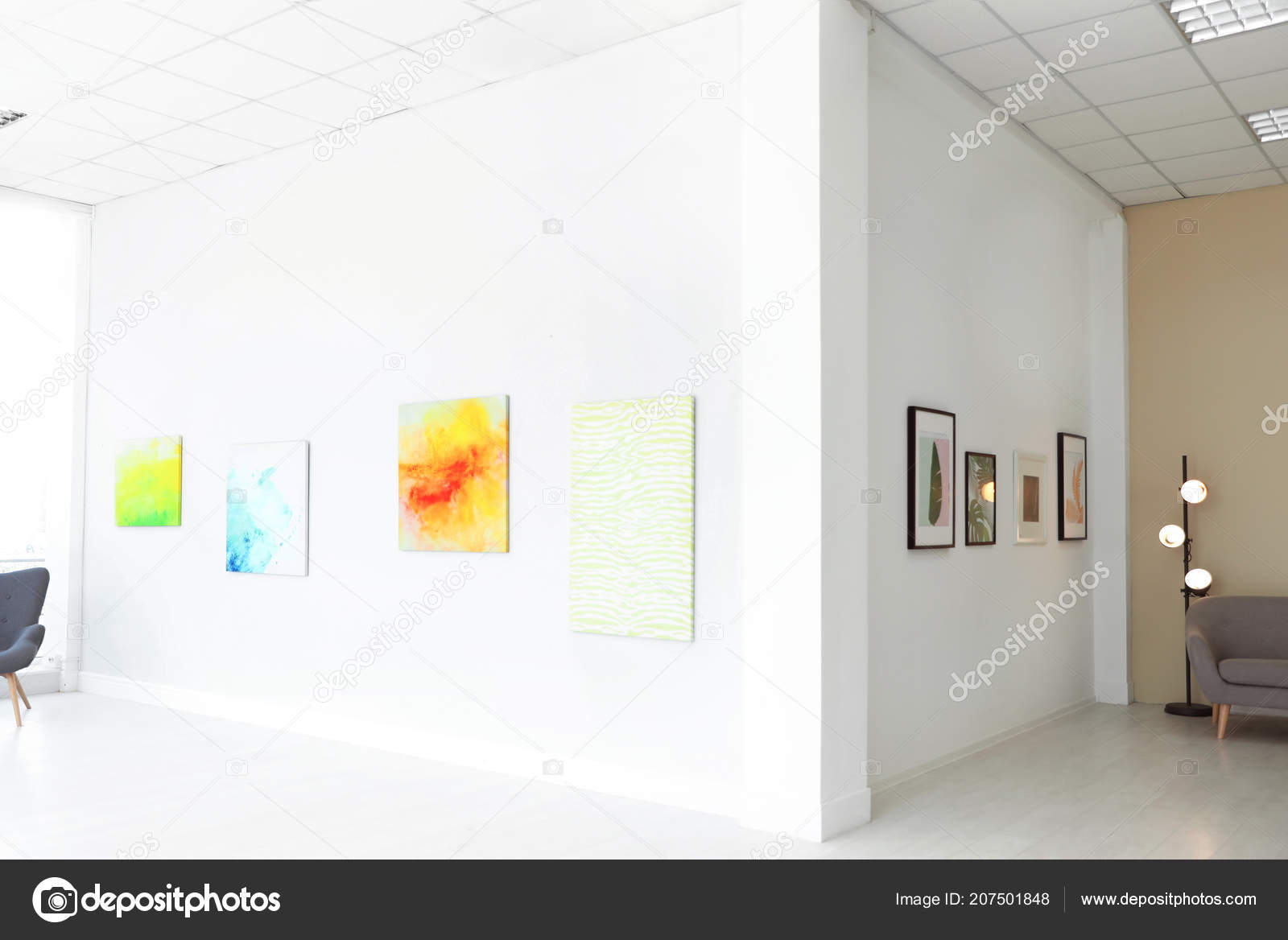 Empty Hall Modern Art Gallery Exhibits Stock Photo by ©NewAfrica 207501848