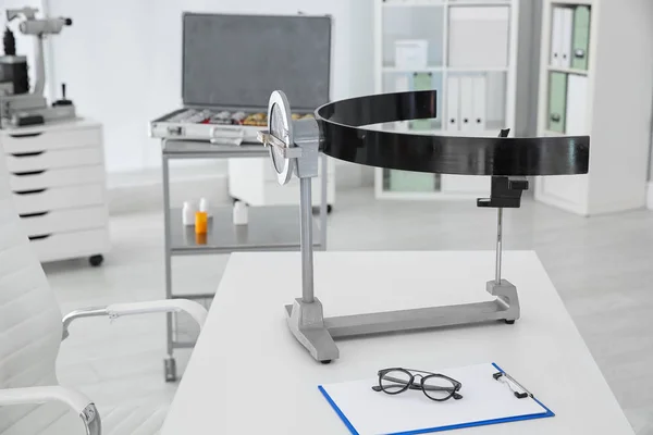 Tonometer table Stock Photos, Royalty Free Tonometer table Images ...