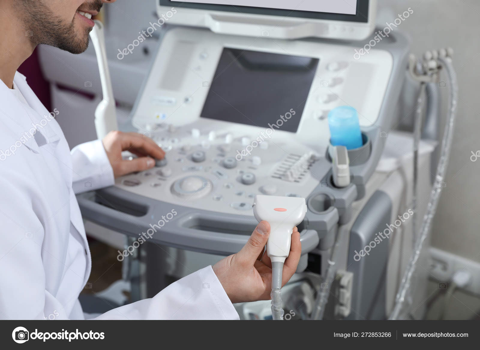 Sonographer using modern ultrasound machine in clinic, closeup Stock ...