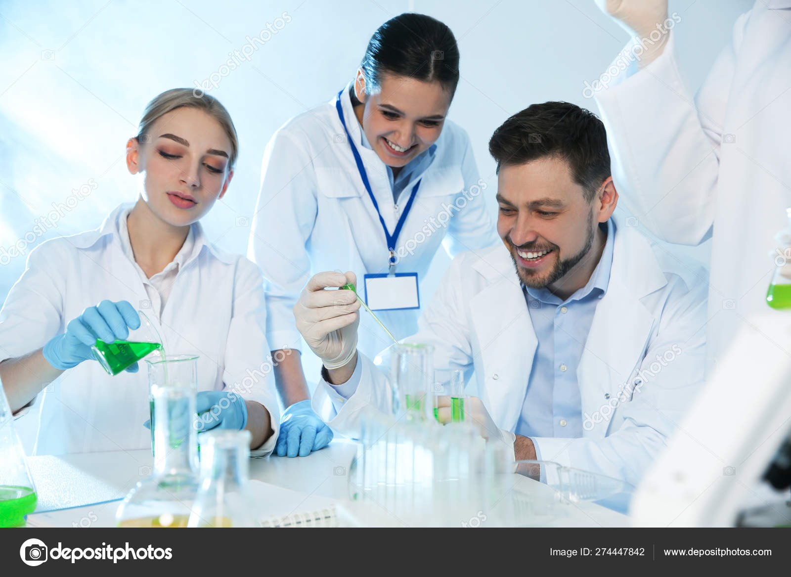 Group of scientists working in modern chemistry laboratory — Stock ...