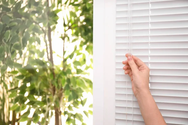 Venetian blind Stock Photos, Royalty Free Venetian blind Images ...