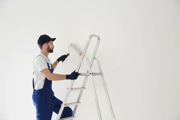 Handyman painting Stock Photos, Royalty Free Handyman painting Images ...
