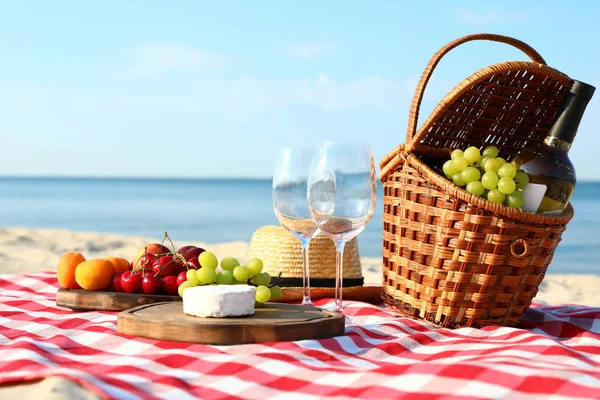 Picknick am strand Stock Photos, Royalty Free Picknick am strand Images ...