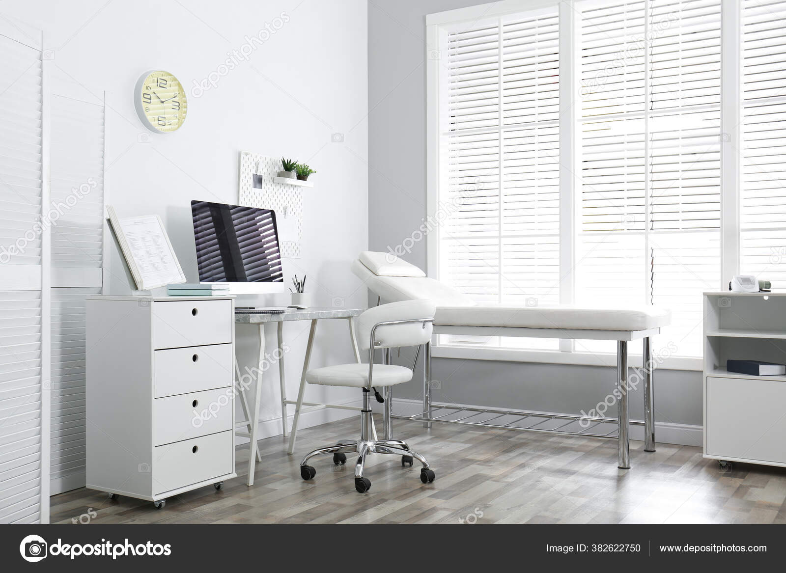 Modern Medical Office Interior Computer Examination Table Stock Photo ...