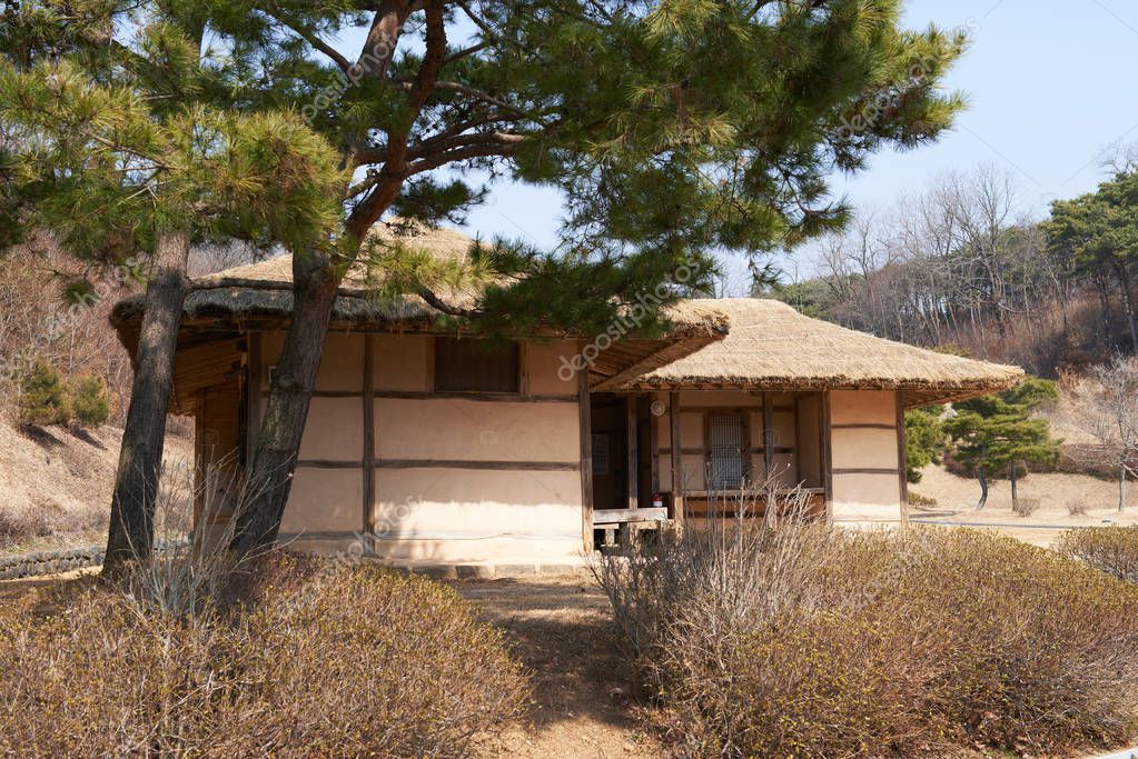 Este es el lugar de nacimiento del poeta Han Yong-un en Corea. 2022