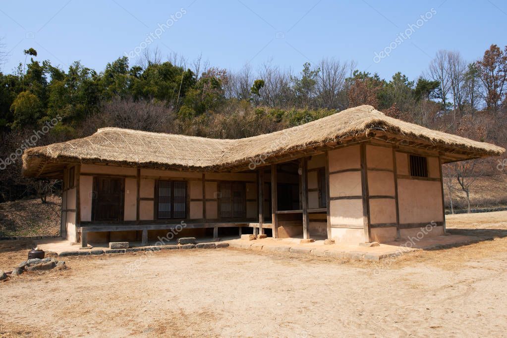 Este es el lugar de nacimiento del poeta Han Yong-un en Corea. 2022