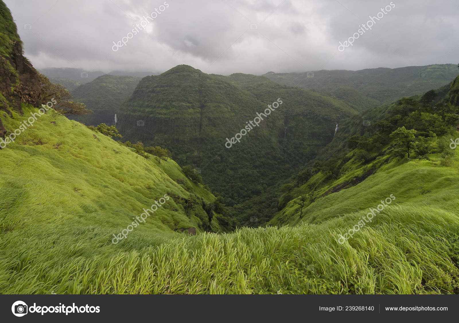 Varandha Ghats Mountain Passage Crest Western Ghats Scenic Waterfalls ...