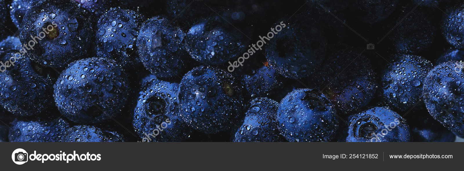 Raspberries fruit background. Water drops on ripe sweet raspberry ...