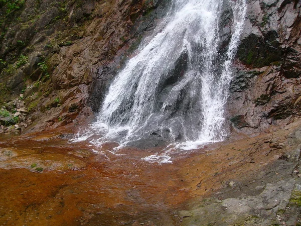 Monte cascada fotos de stock, imágenes de Monte cascada sin royalties ...