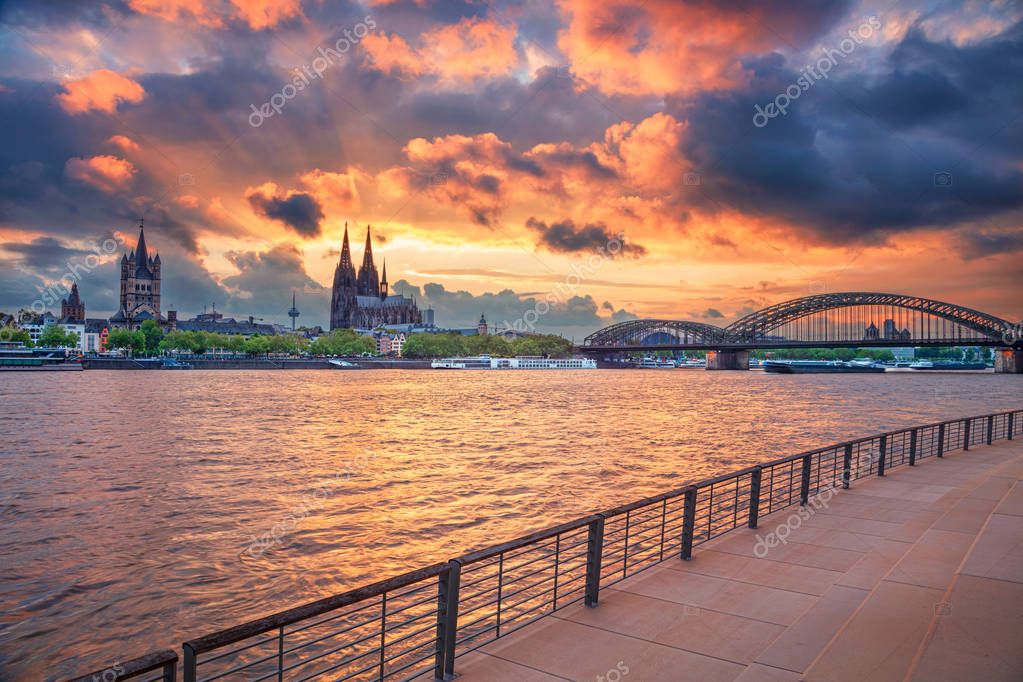 Colonia, Alemania. Imagen del paisaje urbano de Colonia, Alemania con ...