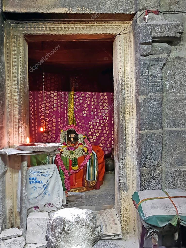 El Patala-lingam en el templo de Arunachaleswara donde Ramana Mah 2024