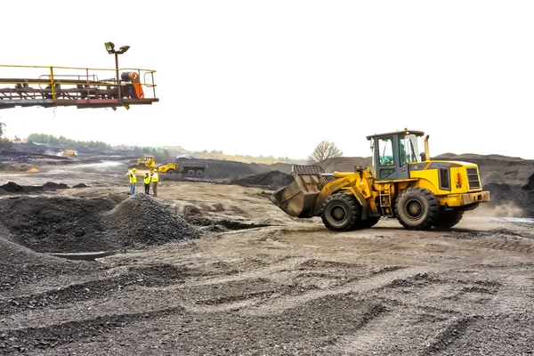 Coal loading Stock Photos, Royalty Free Coal loading Images | Depositphotos