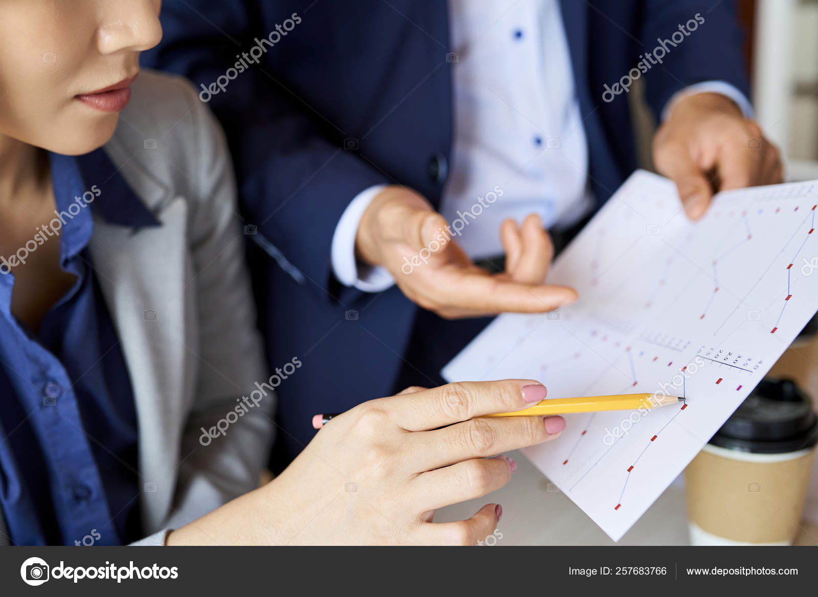 Close Images Project Managers Talking Chart Shows Work Progress — Stock ...