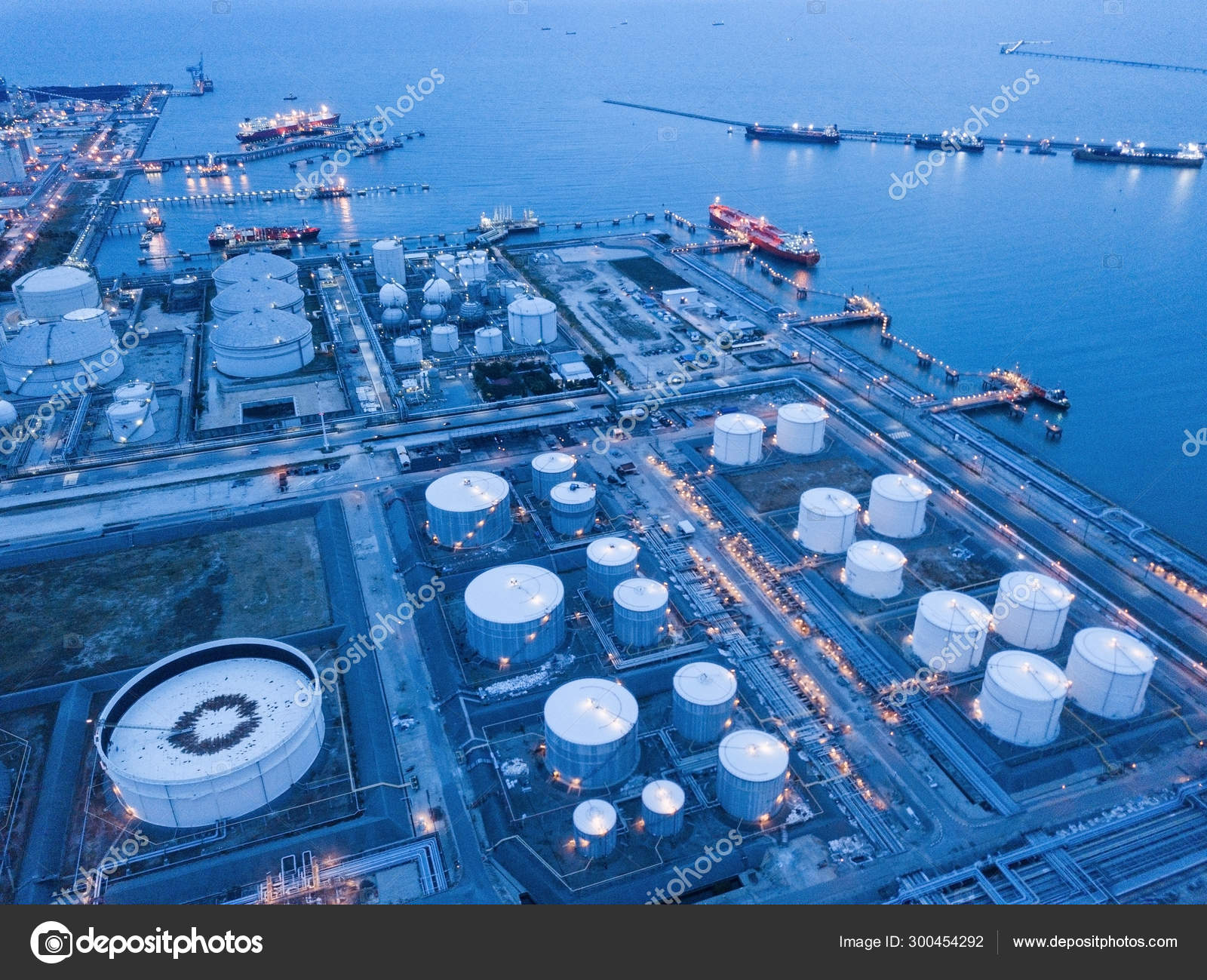 Aerial photographs of oil refineries plants, gas tank, oil tank. Stock ...
