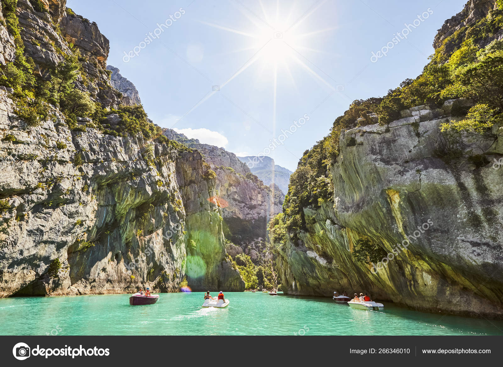 St Croix Lake, Les Gorges du Verdon with Tourists in kayaks, boa ...