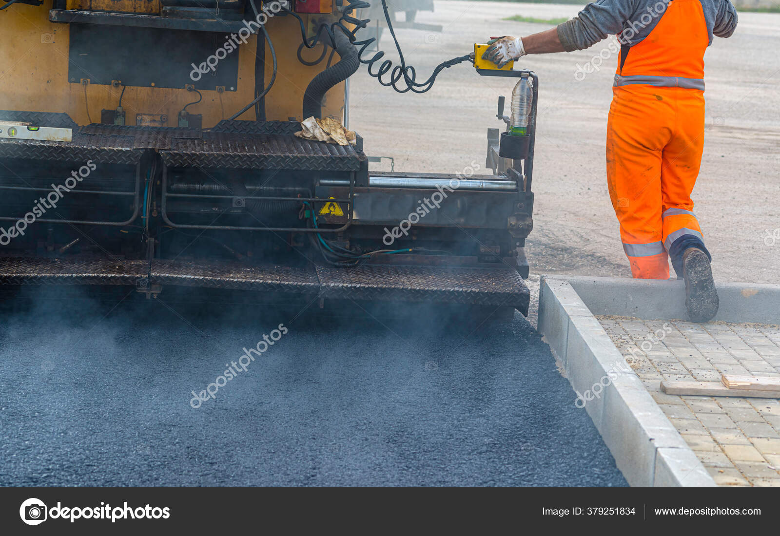 Aserradero Asfalto Con Asfalto Calentado Temperaturas Superiores 160 ...