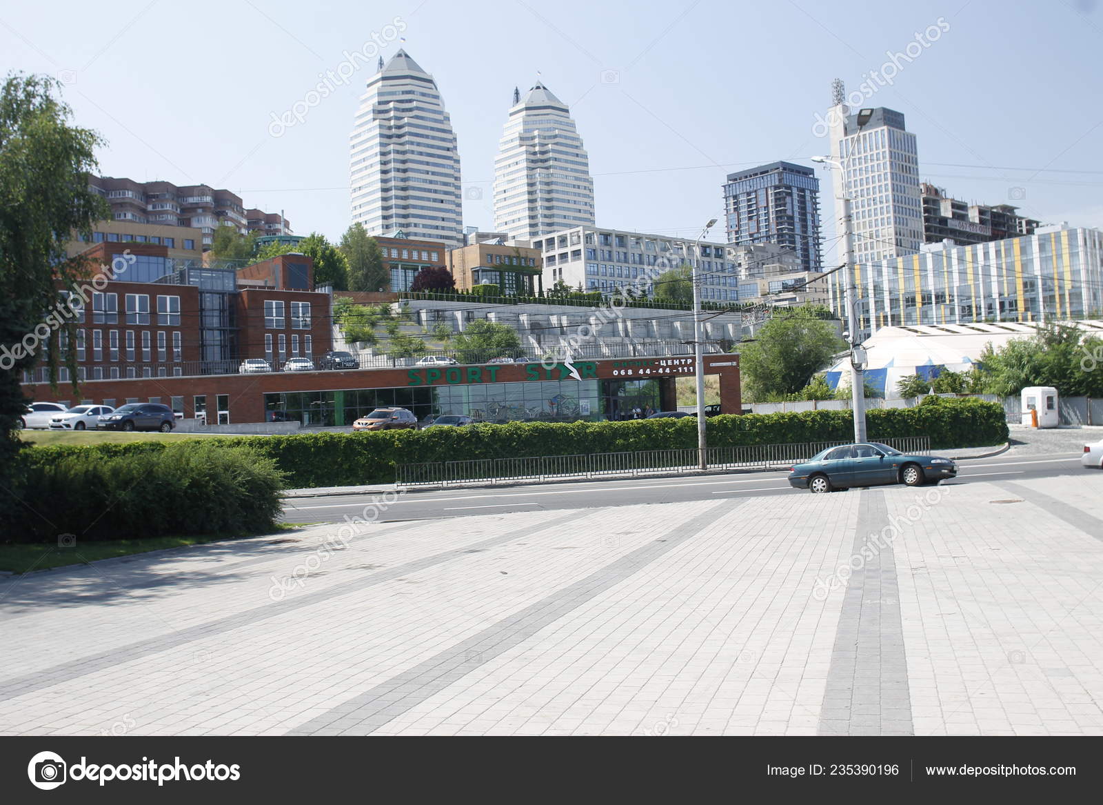 Dnipro Ukraine June 2018 View City Skyscrapers — Stock Editorial Photo © dniprovych #235390196