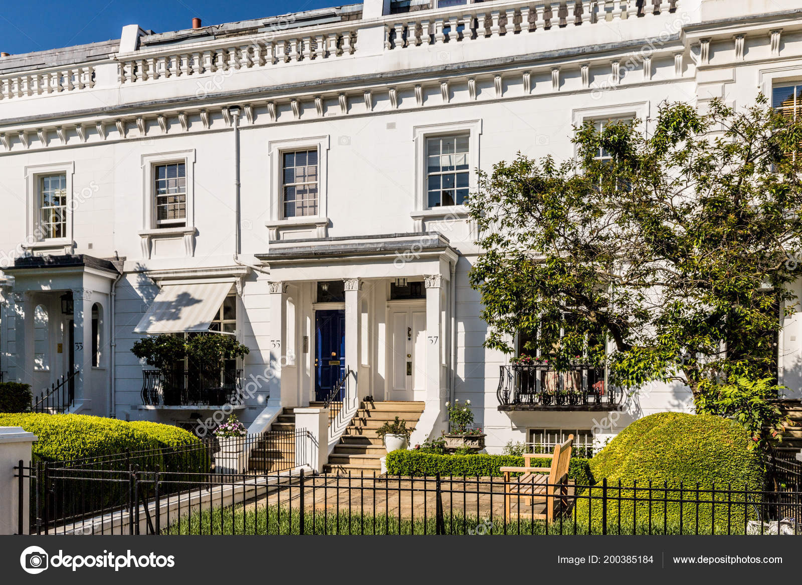 Affluent and expensive homes in London – Stock Editorial Photo ...