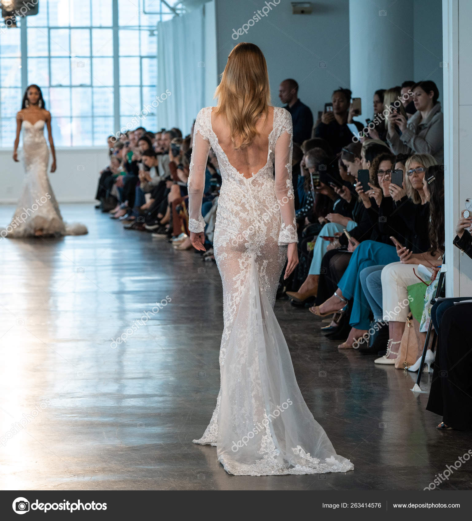 New York April Model Walks Runway Berta Bridal Spring 2020 – Stock ...