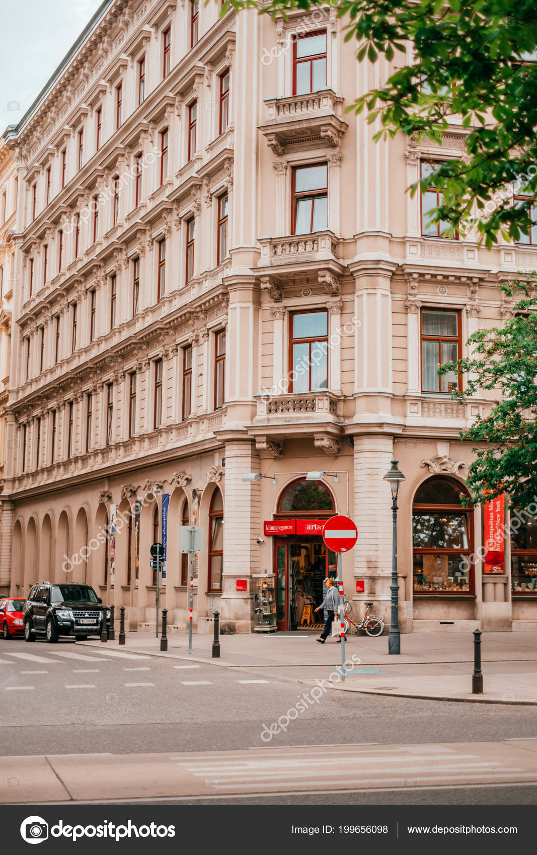 Beautiful streets of Vienna – Stock Editorial Photo © toreincarnate ...