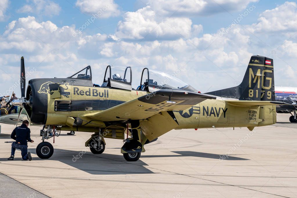 BERL N, ALEMANIA - 27 DE ABR DE 2018: Antiguo avi n troyano T-28 de la Armada de los Estados ...