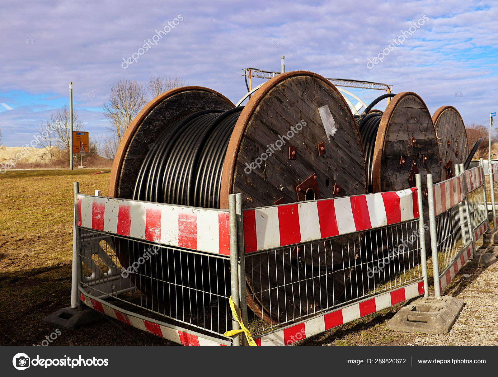 Wooden Coils Electric Black Cables Outdoor Enclosed Boundary Road Fence ...