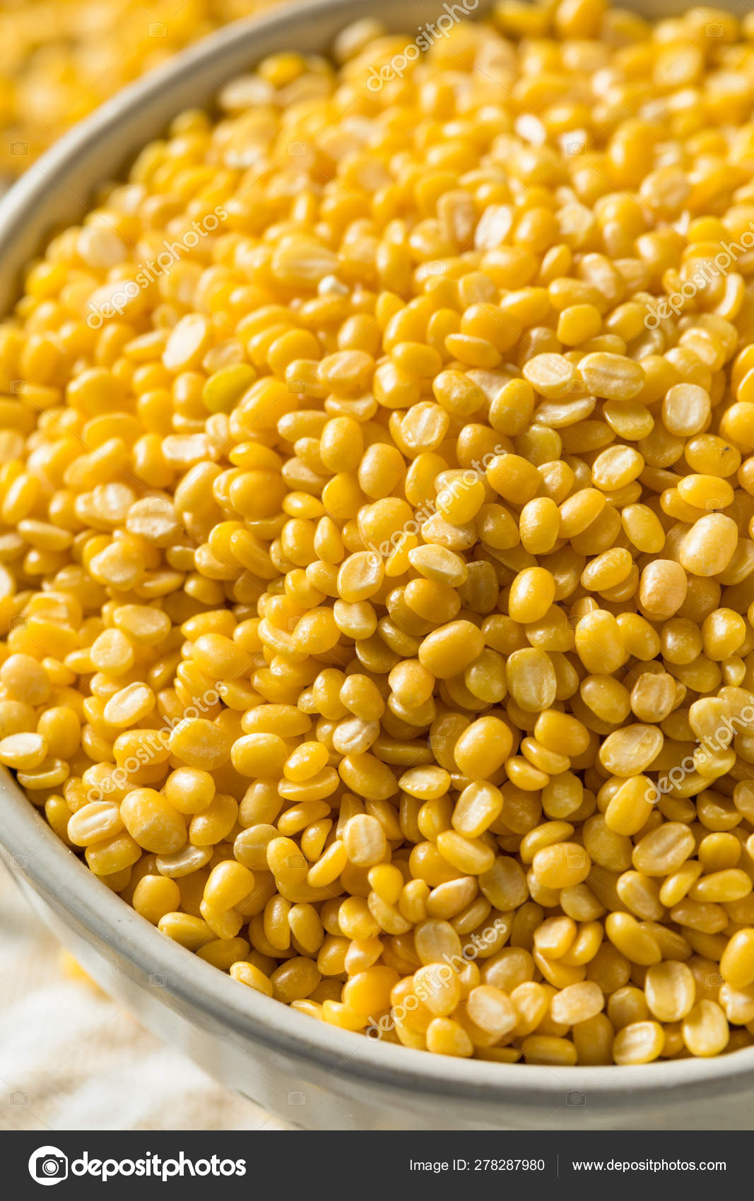 Dried Organic Moong Dal Split Mung Beans — Stock Photo © bhofack2 ...