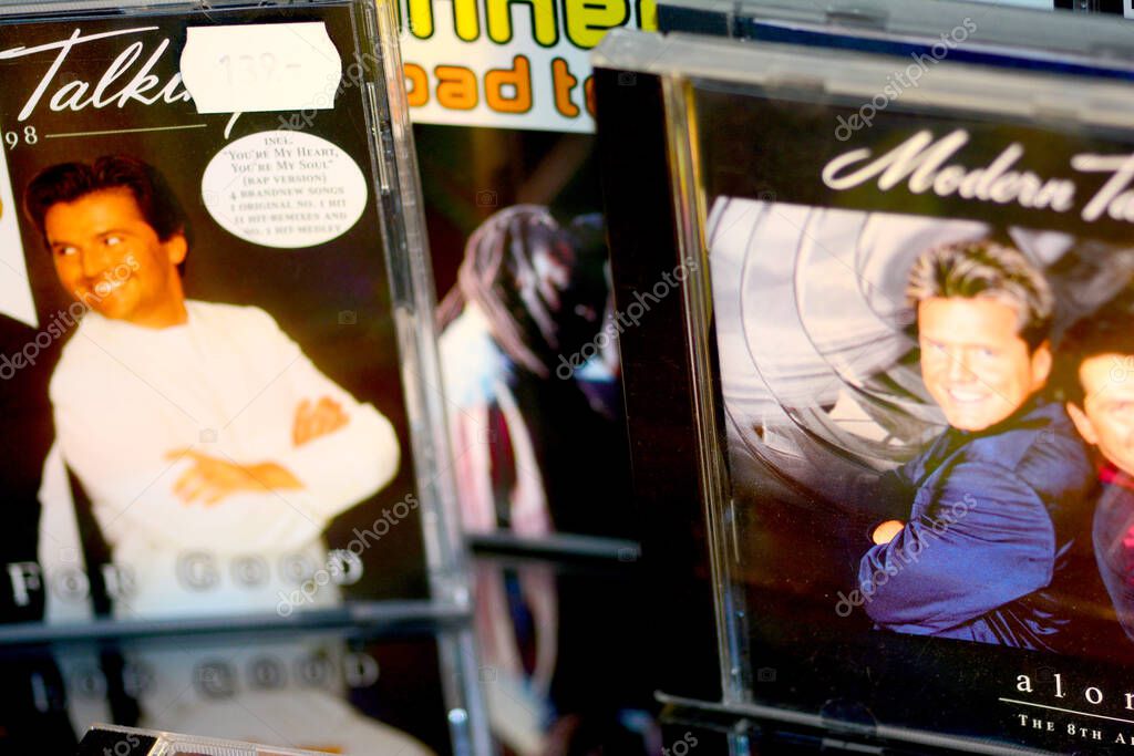 Portadas de CD de los 80 y 90 artistas más famosos en música, portadas ...