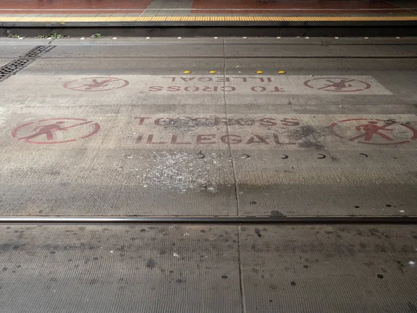 불법 이민 기호 그린 Stock Photos, Royalty Free 불법 이민 기호 그린 Images | Depositphotos