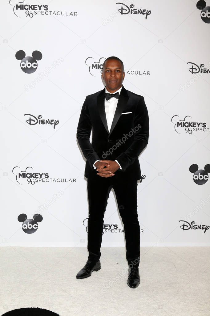 LOS ÁNGELES - 6 DE OCTUBRE: Leslie Odom Jr en el 90th Spectacular ...