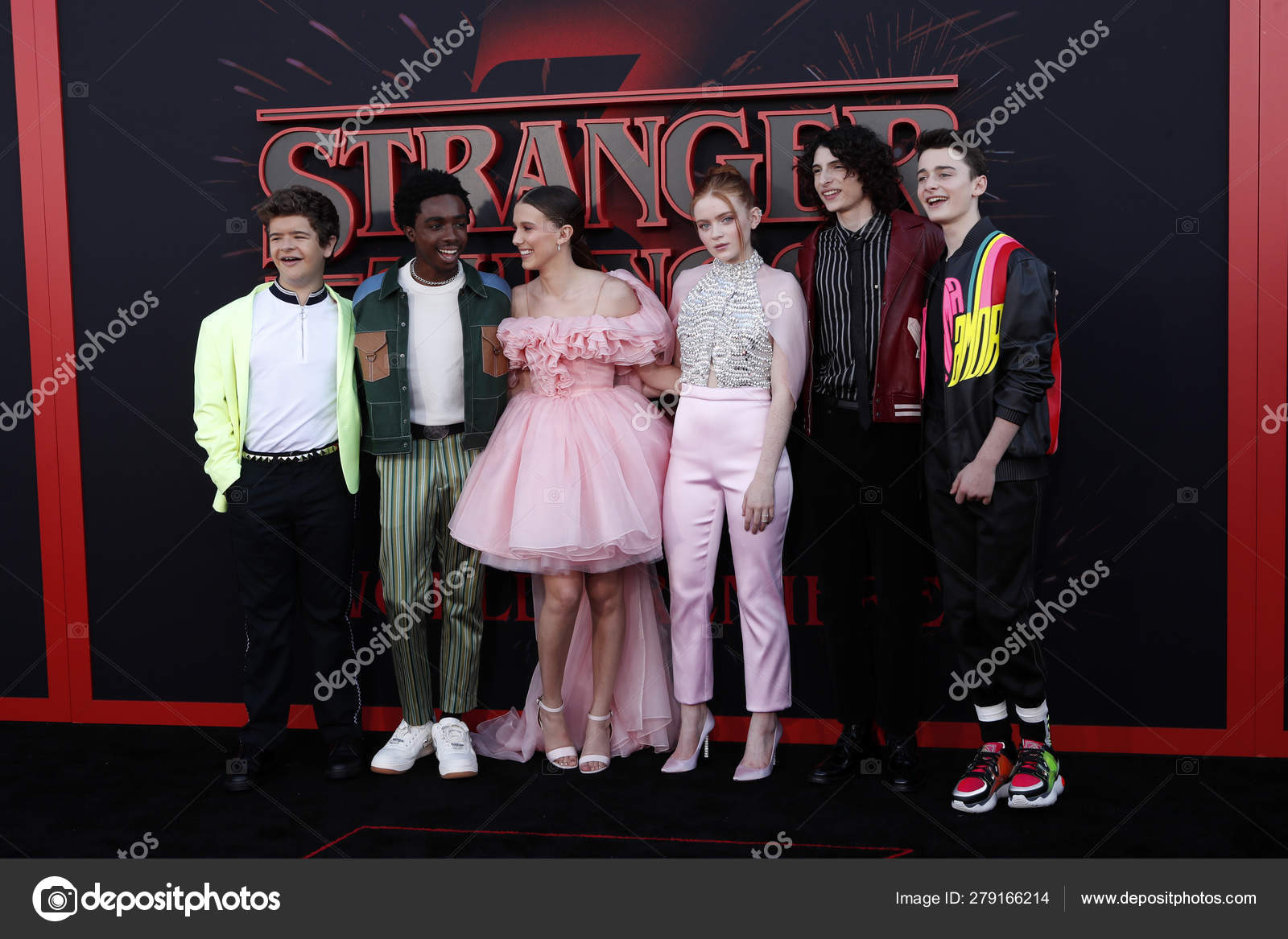 "Stranger Things "Saison 3 Première mondiale — Photo éditoriale © Jean ...