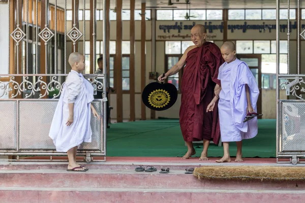 Mahagandayon monastery Stock Photos, Royalty Free Mahagandayon ...