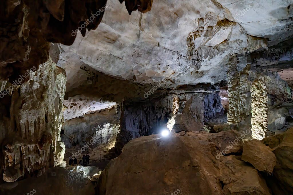 Gruta Hang Sung Sot (Cueva de sorpresas), Bah a de Halong, Vietnam 2024