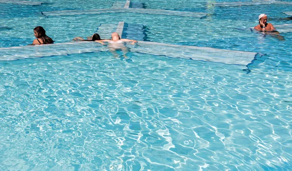 Kolam apung Stock Photos, Royalty Free Kolam apung Images | Depositphotos